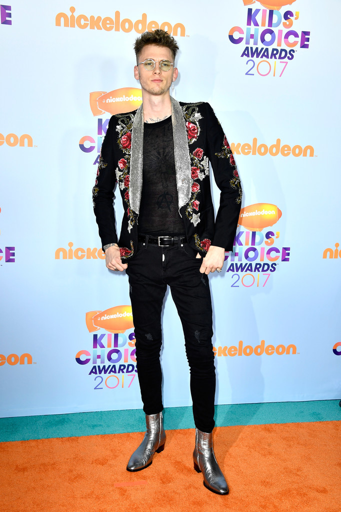SPOTTED: Machine Gun Kelly At The Kid’s Choice Awards In Roberto ...