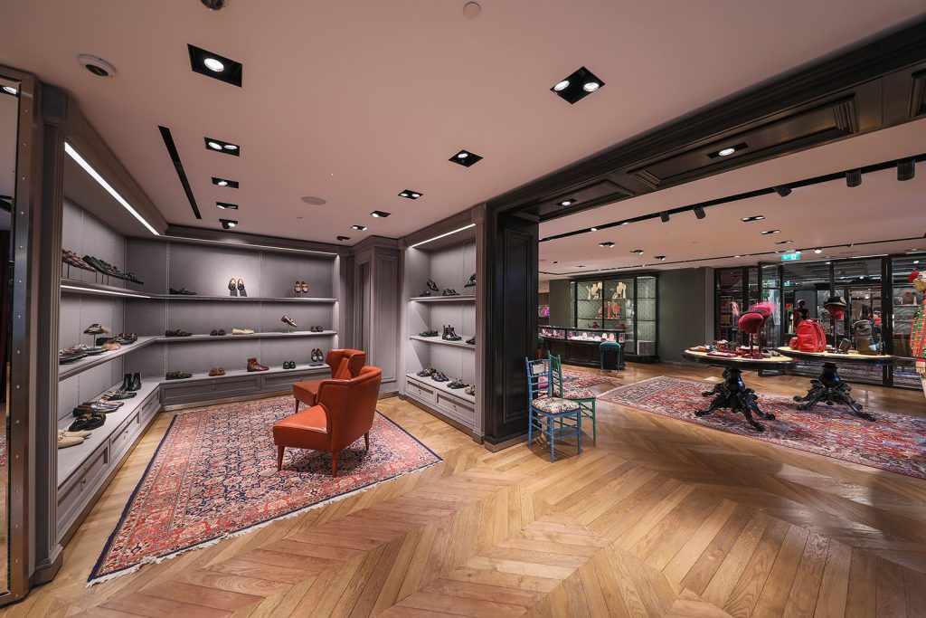 Take a Look at Gucci’s Revamped Flagship Store in London – PAUSE Online ...