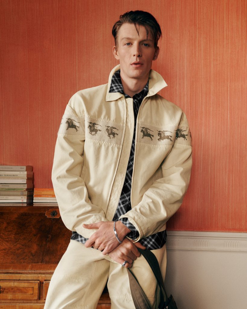 Burberry Presents Its Spring 2026 Wardrobe Campaign – PAUSE Online ...