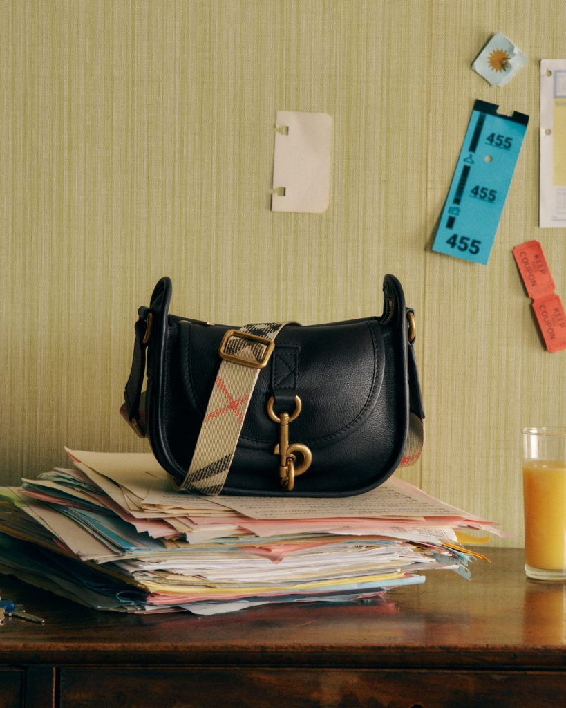 Burberry Presents Its Spring 2026 Wardrobe Campaign – PAUSE Online ...